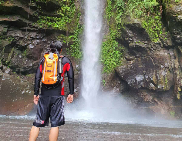 Pro-Vis Waterproof Backpack – High-Visibility Waterproof Day Sack – 20 ...